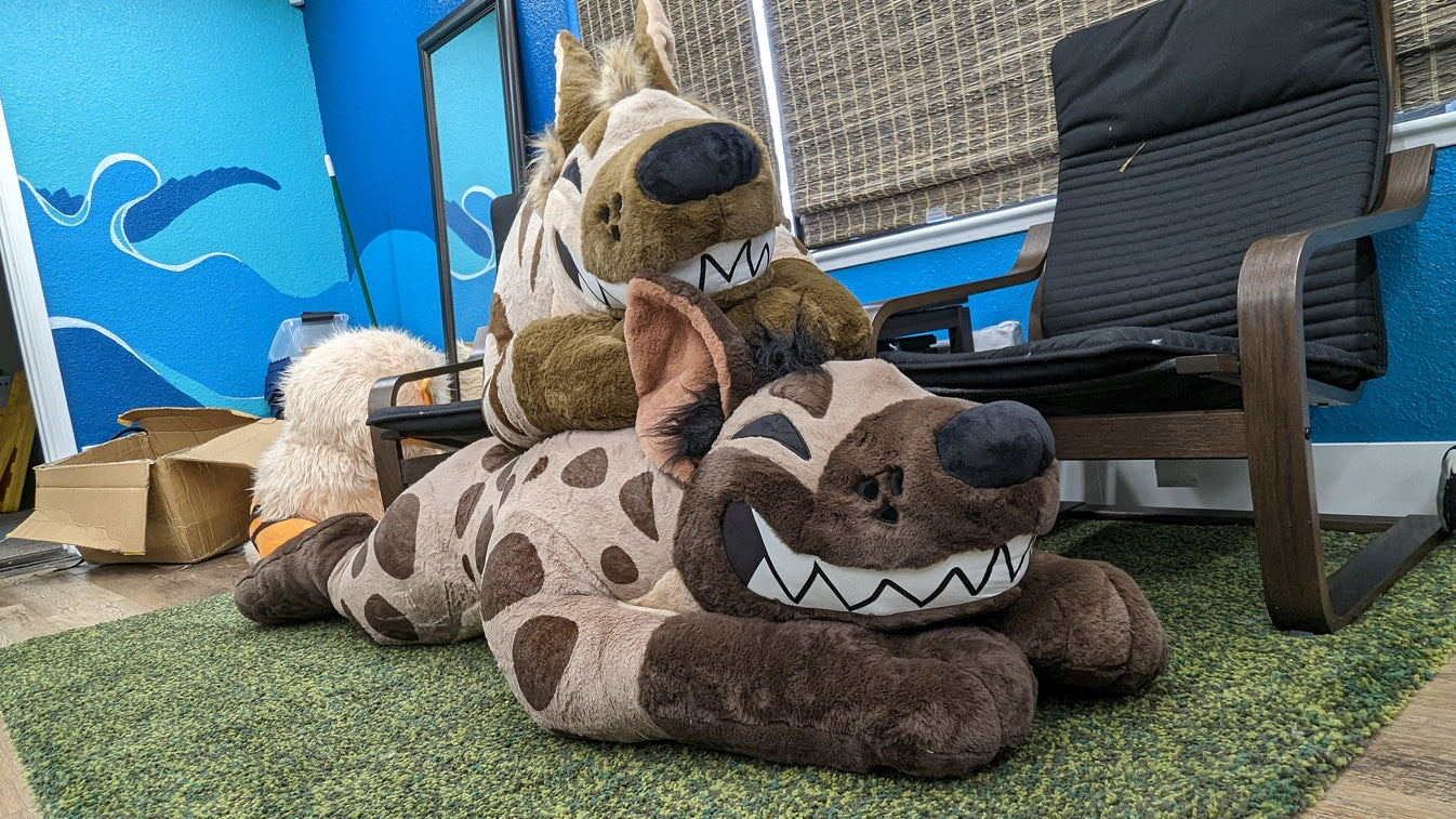 6 ft Spotted Hyena – Creep Cat Toy Company